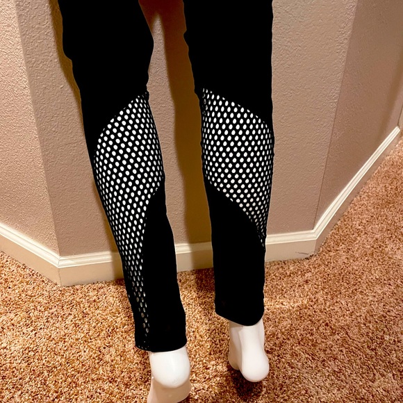 Marika | Pants & Jumpsuits | Marika Magic Leggings With Cute Leg ...